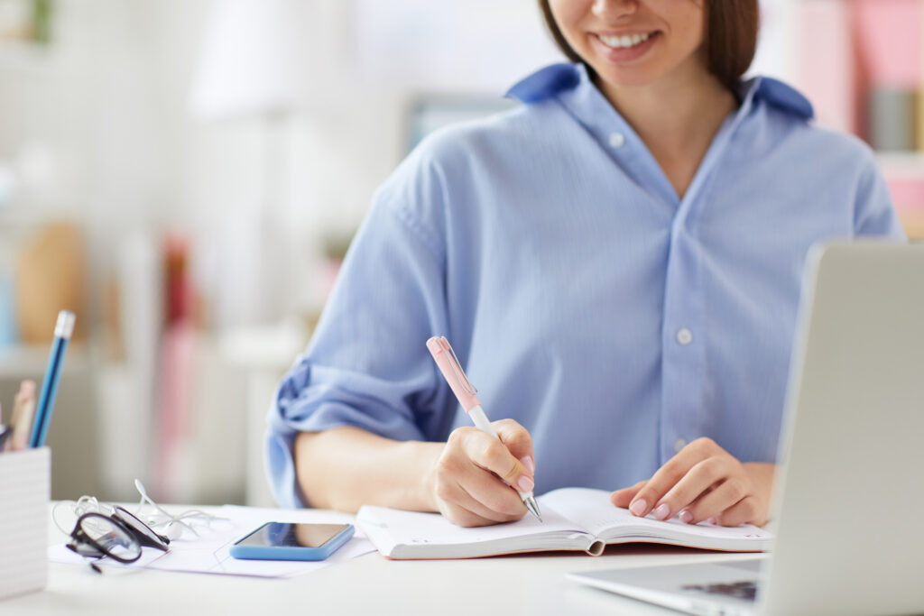 5 Reasons Why Living a Minimalist Lifestyle Will Make You Happier - WindowStill